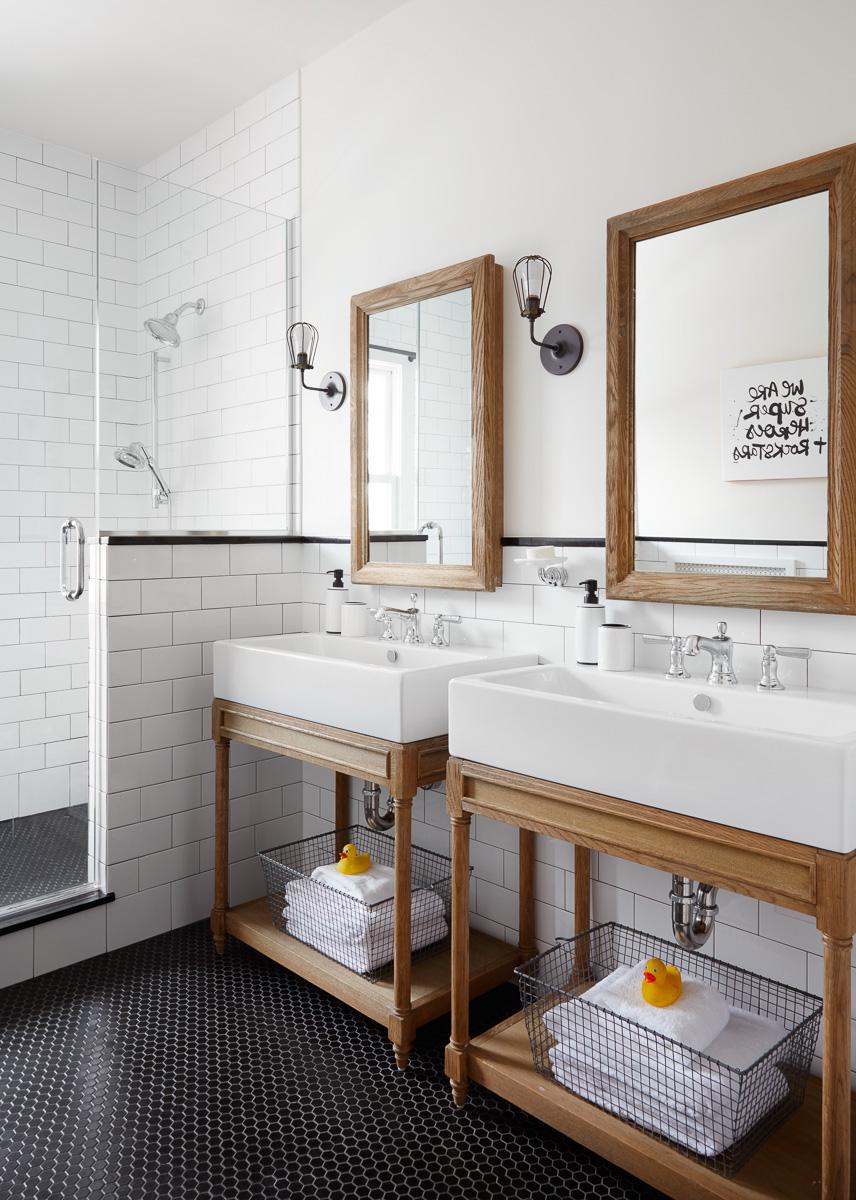 40 Bathrooms with Mixed Tile Designs - Chairish Blog