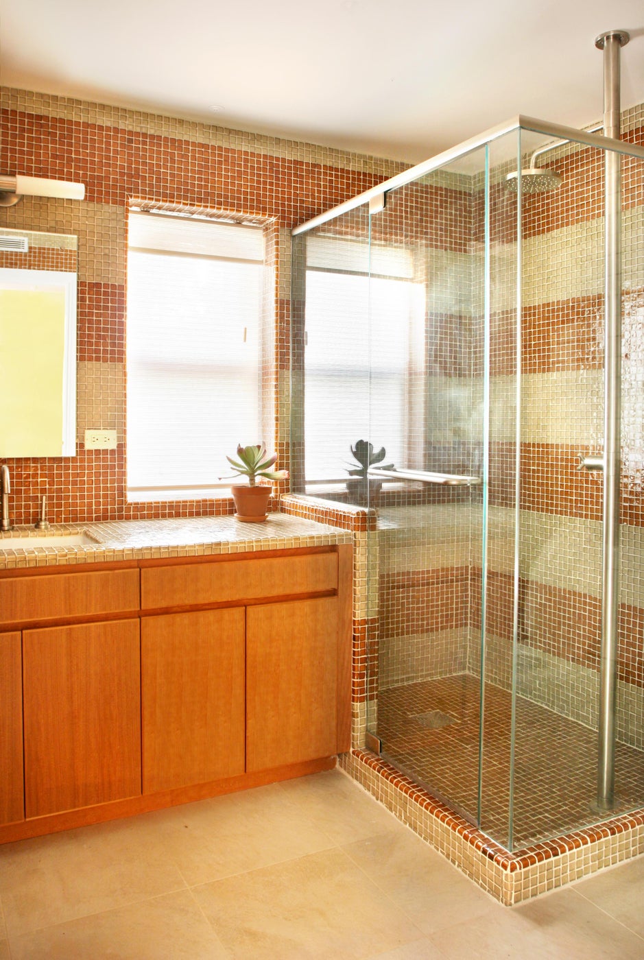 40 Bathrooms with Mixed Tile Designs - Chairish Blog