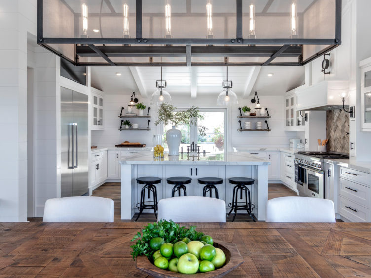 Modern Farmhouse Decor: Your Essential Guide - Chairish Blog