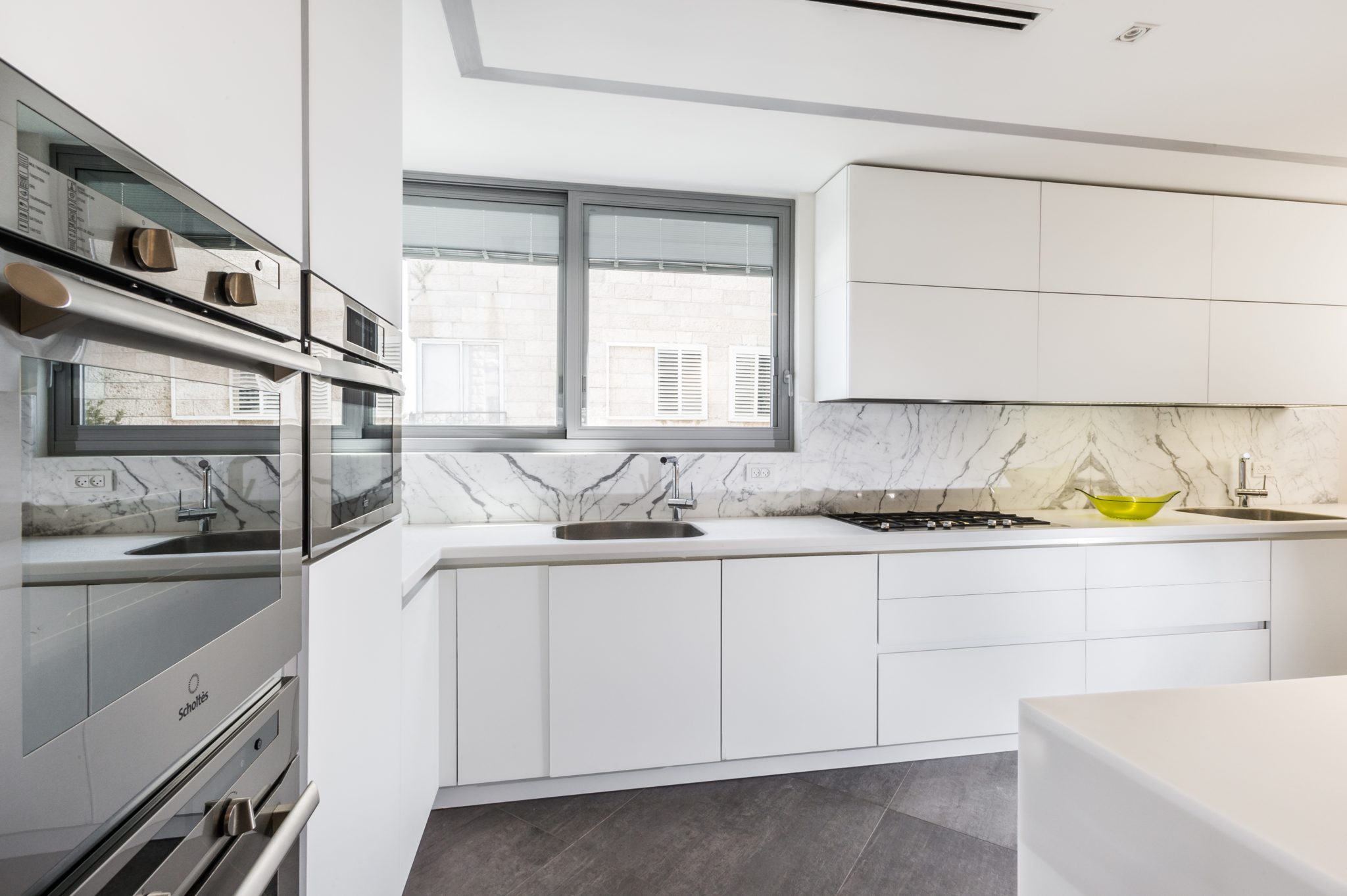 38 Kitchens with Marble Backsplashes - Chairish Blog