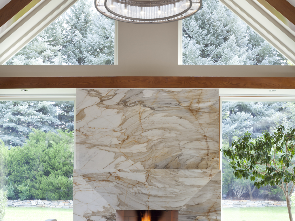 20 Rooms with Bold Marble Walls - Chairish Blog