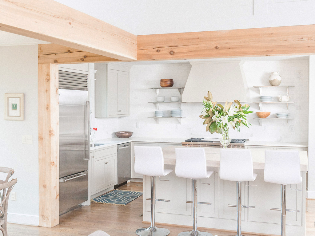 Bright California-Style Kitchens - Chairish Blog