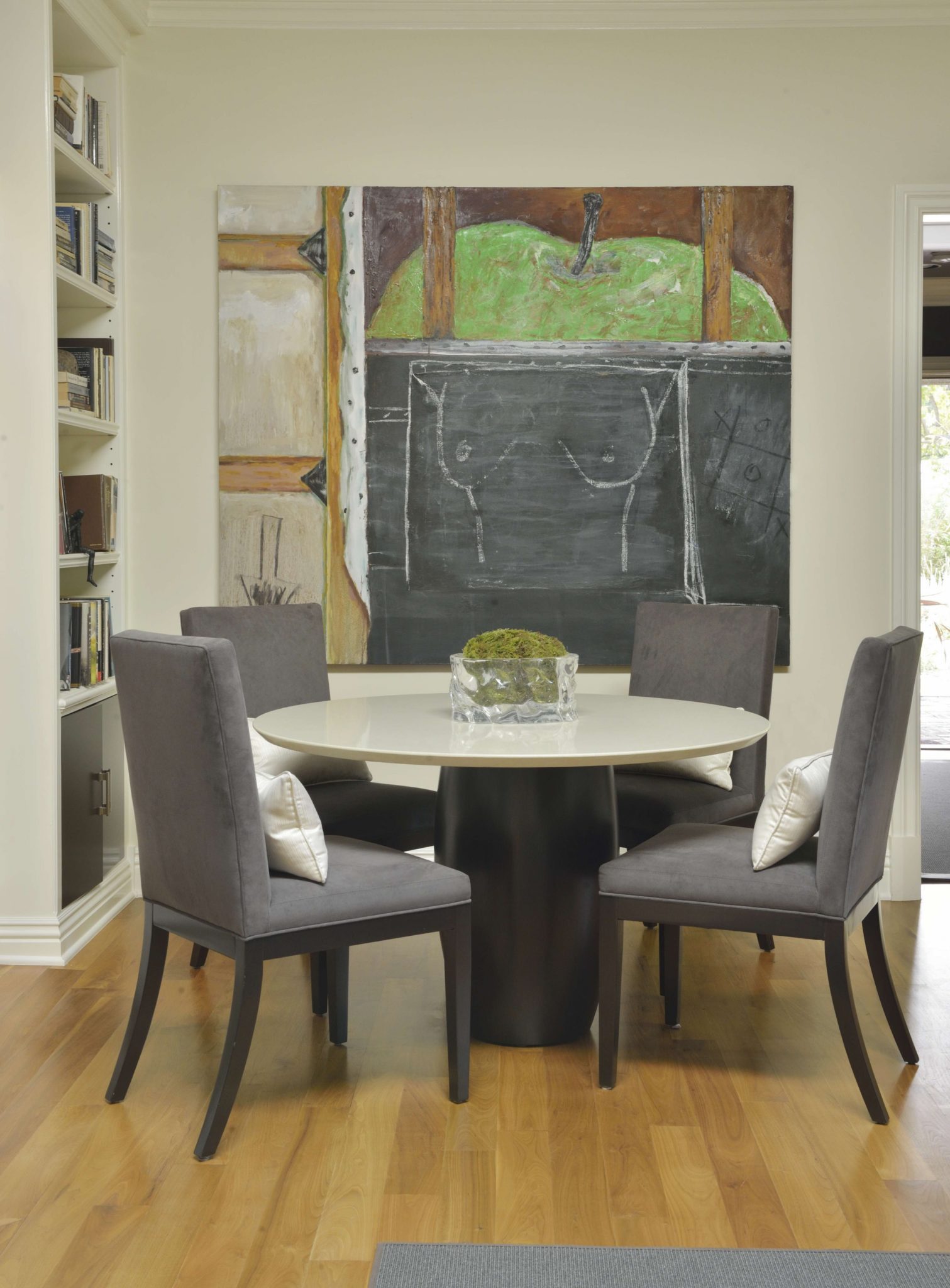40 Dining Rooms with Standout Artwork - Chairish Blog