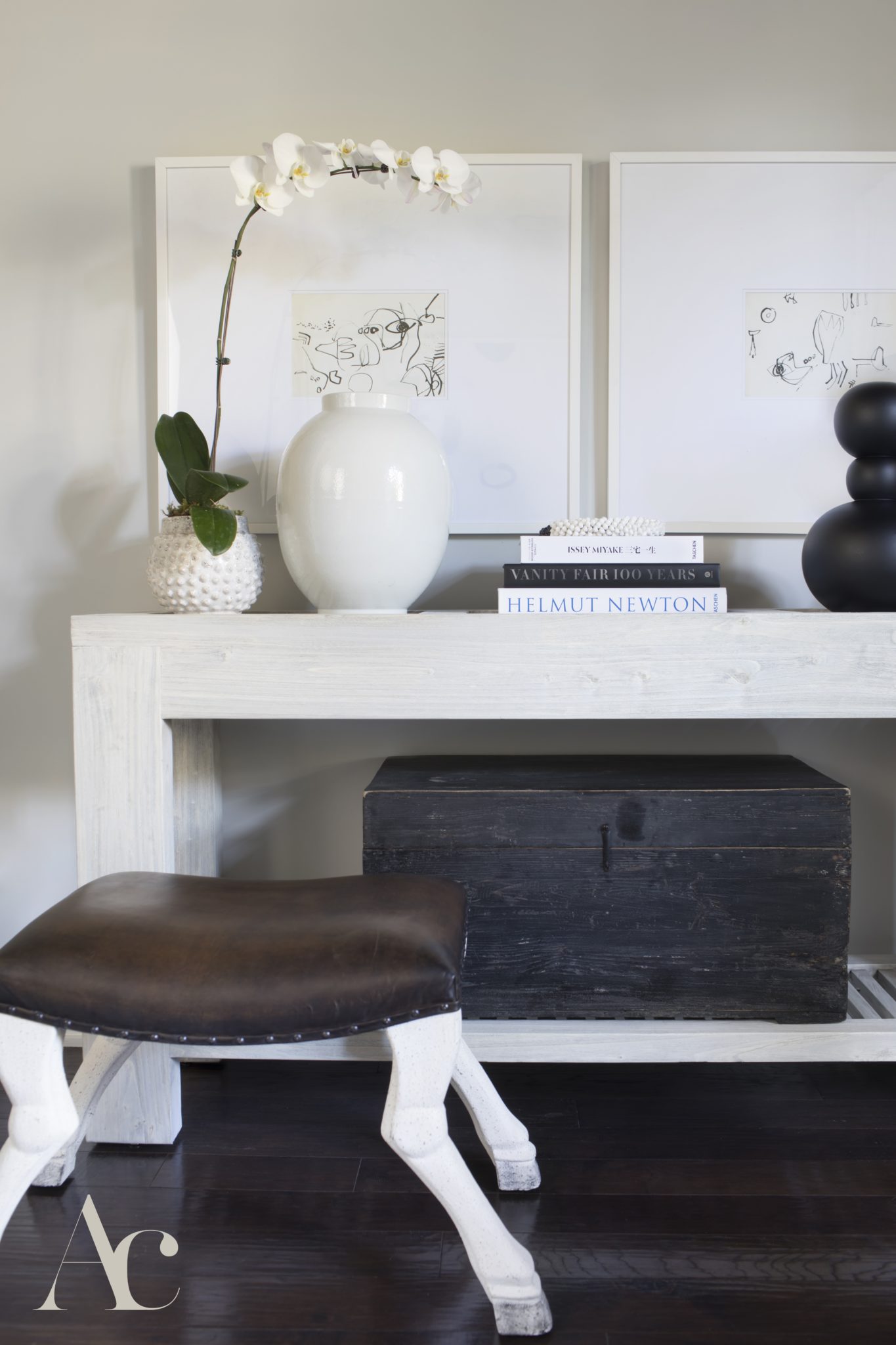 40 Well-Styled Design Vignette Ideas - Chairish Blog