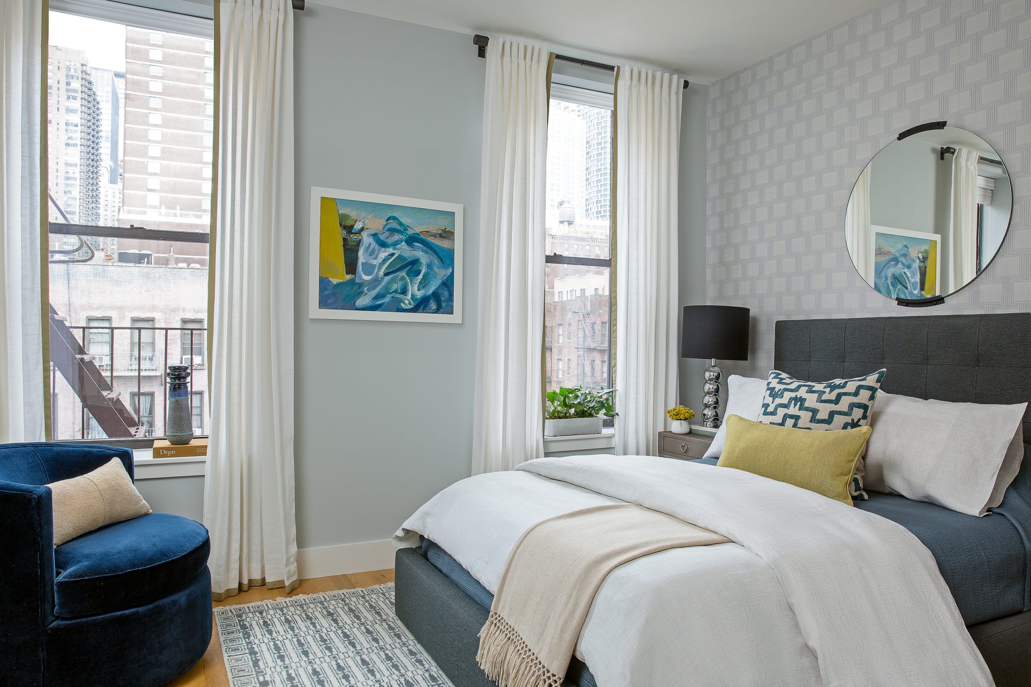 30 Luxurious Bedrooms with Statement Walls - Chairish Blog