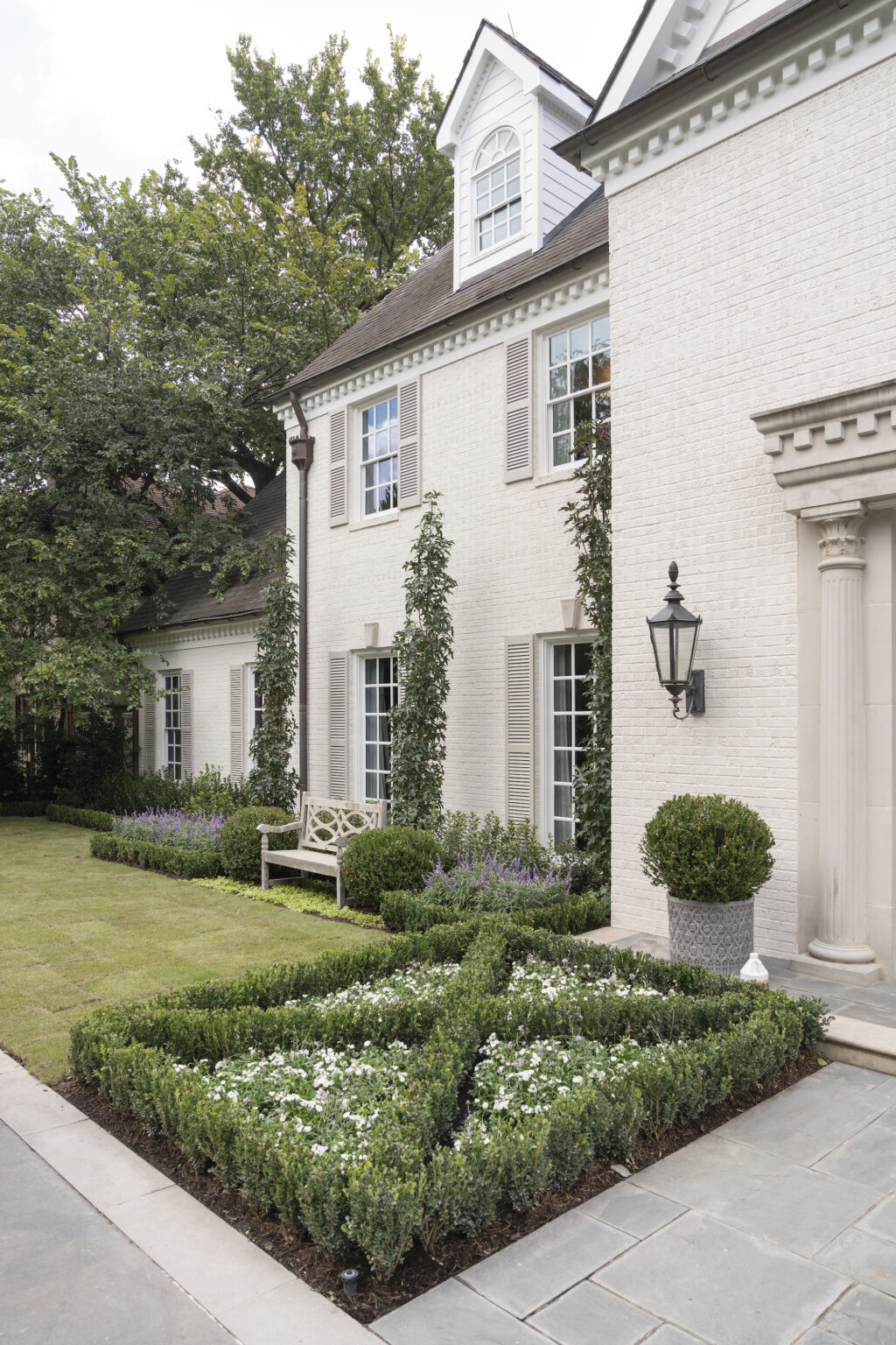 Take a Look Into The 2021 Kips Bay Decorator Show House Dallas ...