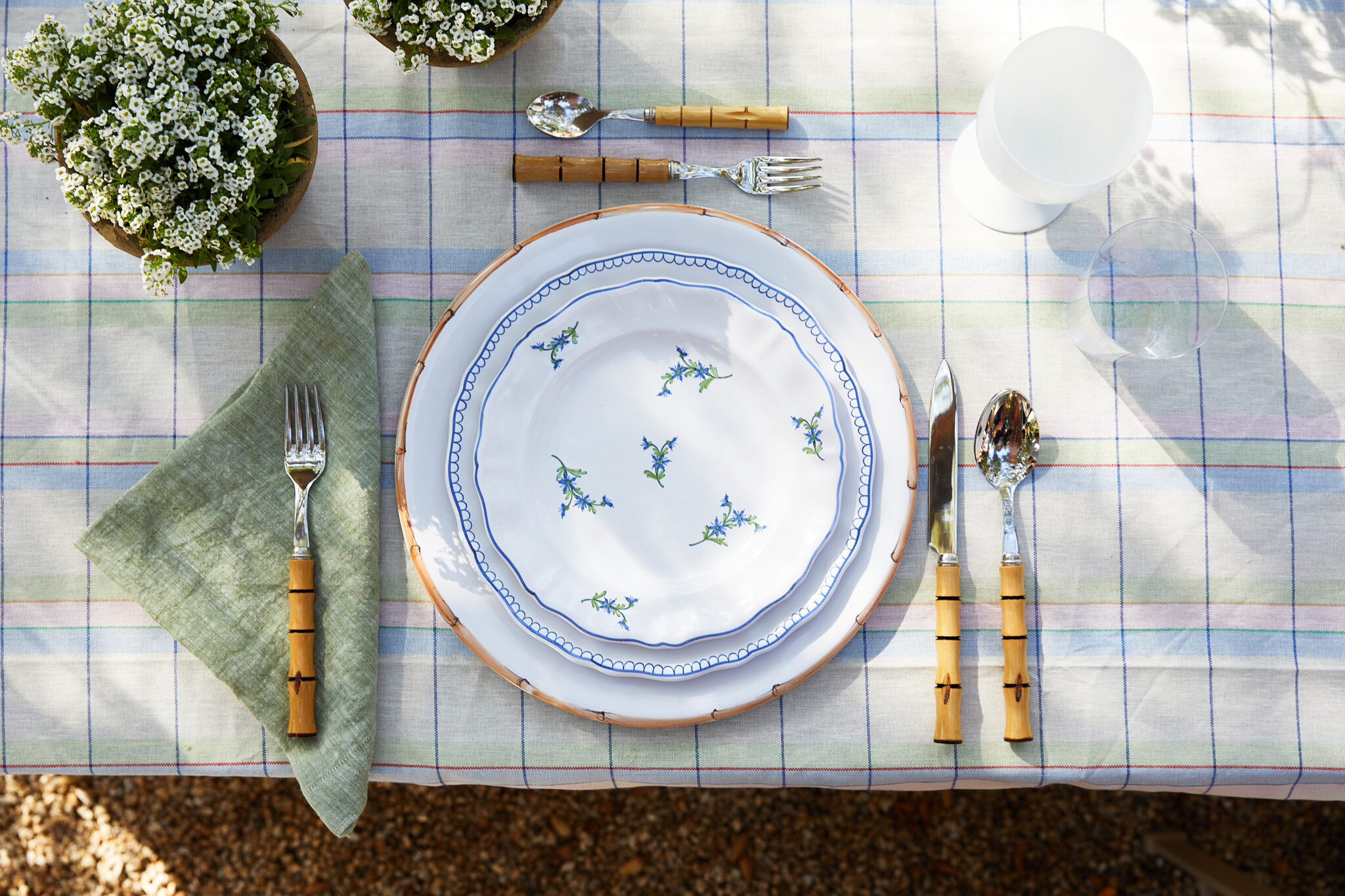 Setting a Stellar Table with Zoë de Givenchy - Chairish Blog