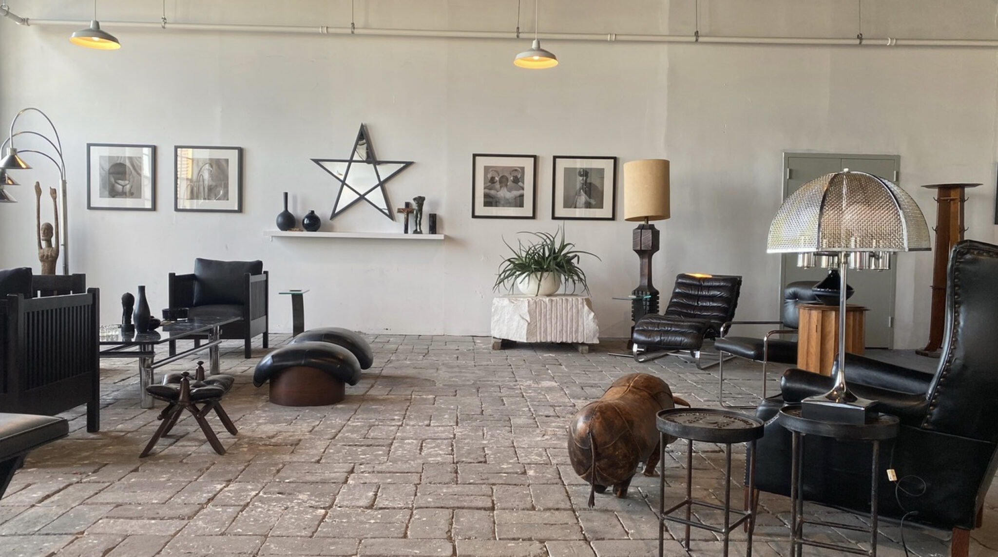 Behind the Scary Good Sets of "American Horror Story: NYC" - Chairish Blog