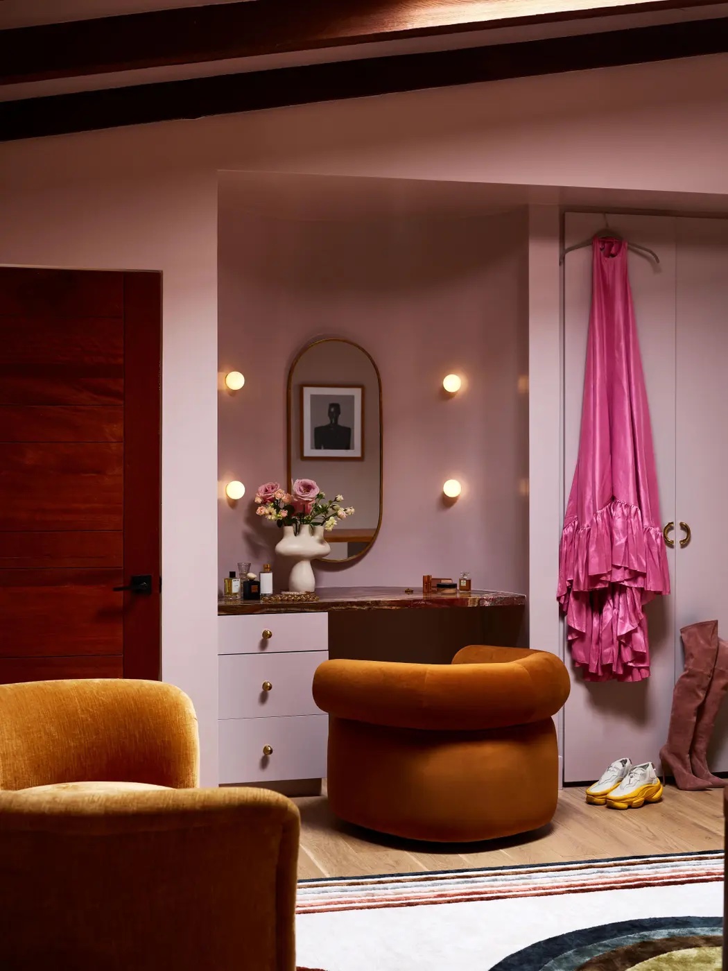 How to Choose the Best Velvet Furniture Options - Chairish Blog