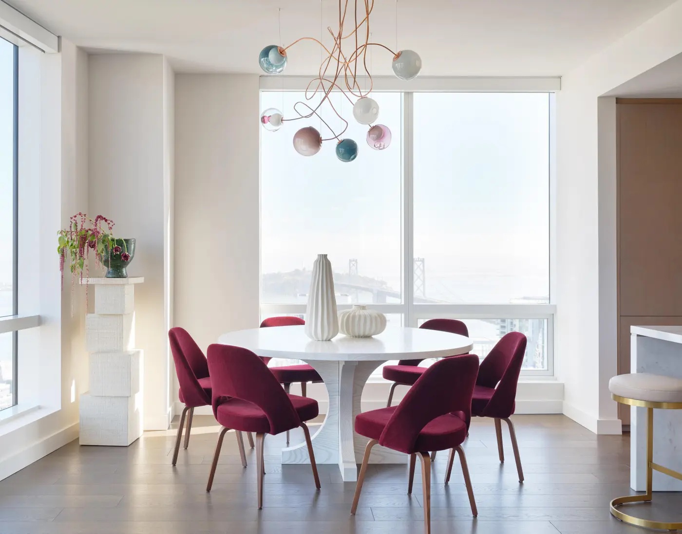 How to Furnish Around a Round Table